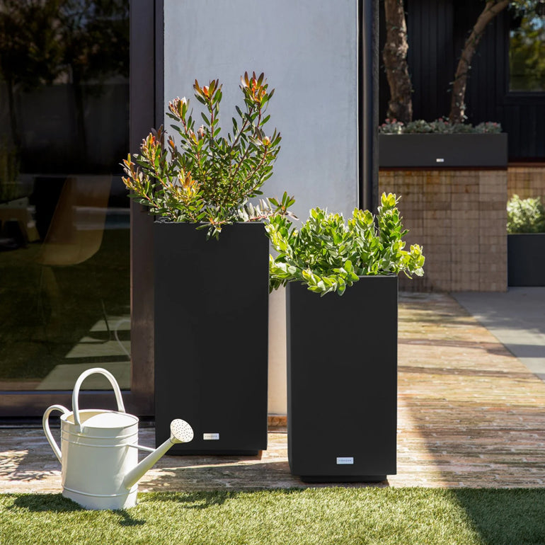 Veradek planters made in Canada - Alphaplantes